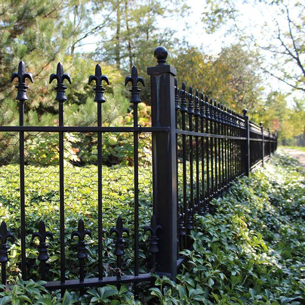 21 Back Garden Fence Inspirations for a Fresh Outdoor Look